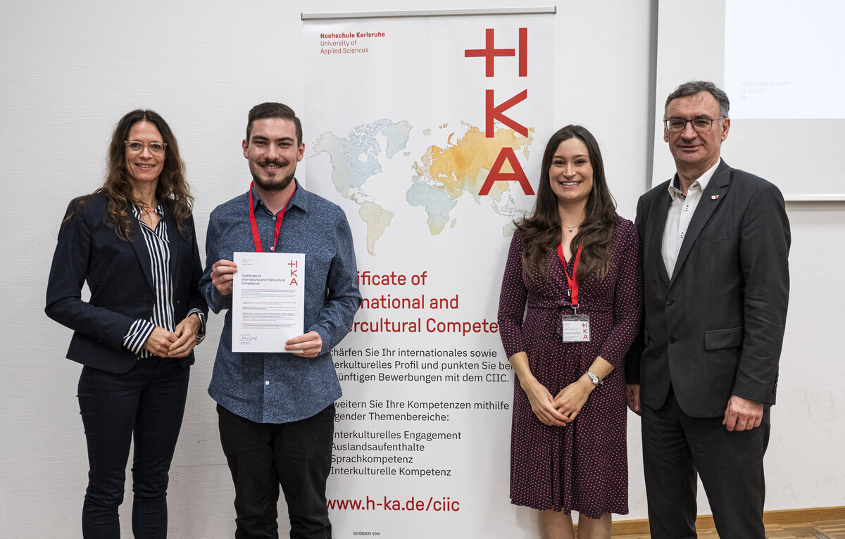 Die HKA - Die Hochschule Karlsruhe : First HKA students to receive ...